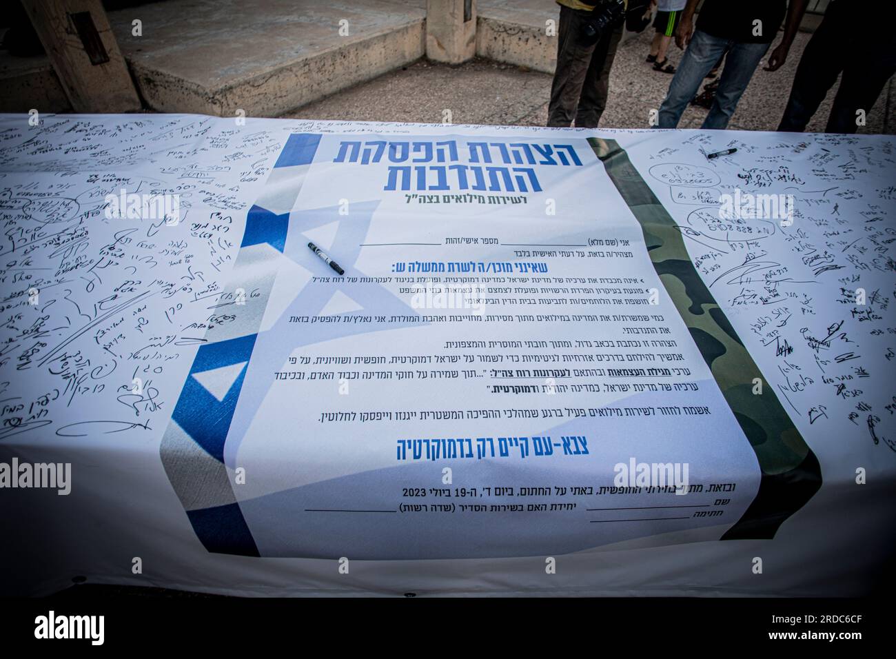 Key signatures hi-res stock photography and images - Alamy