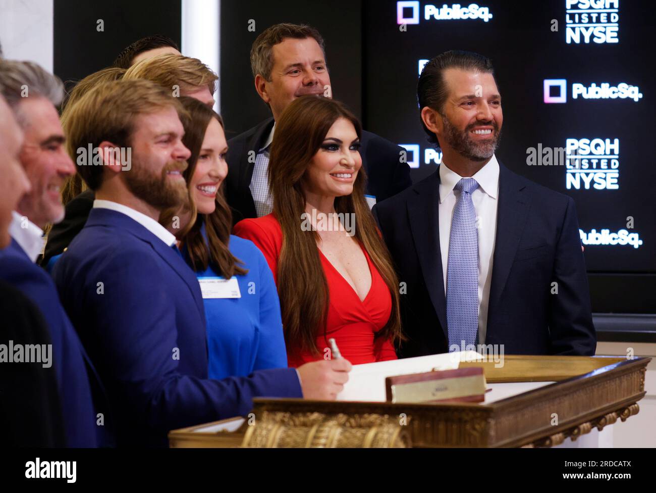 Publicsq hi-res stock photography and images - Alamy