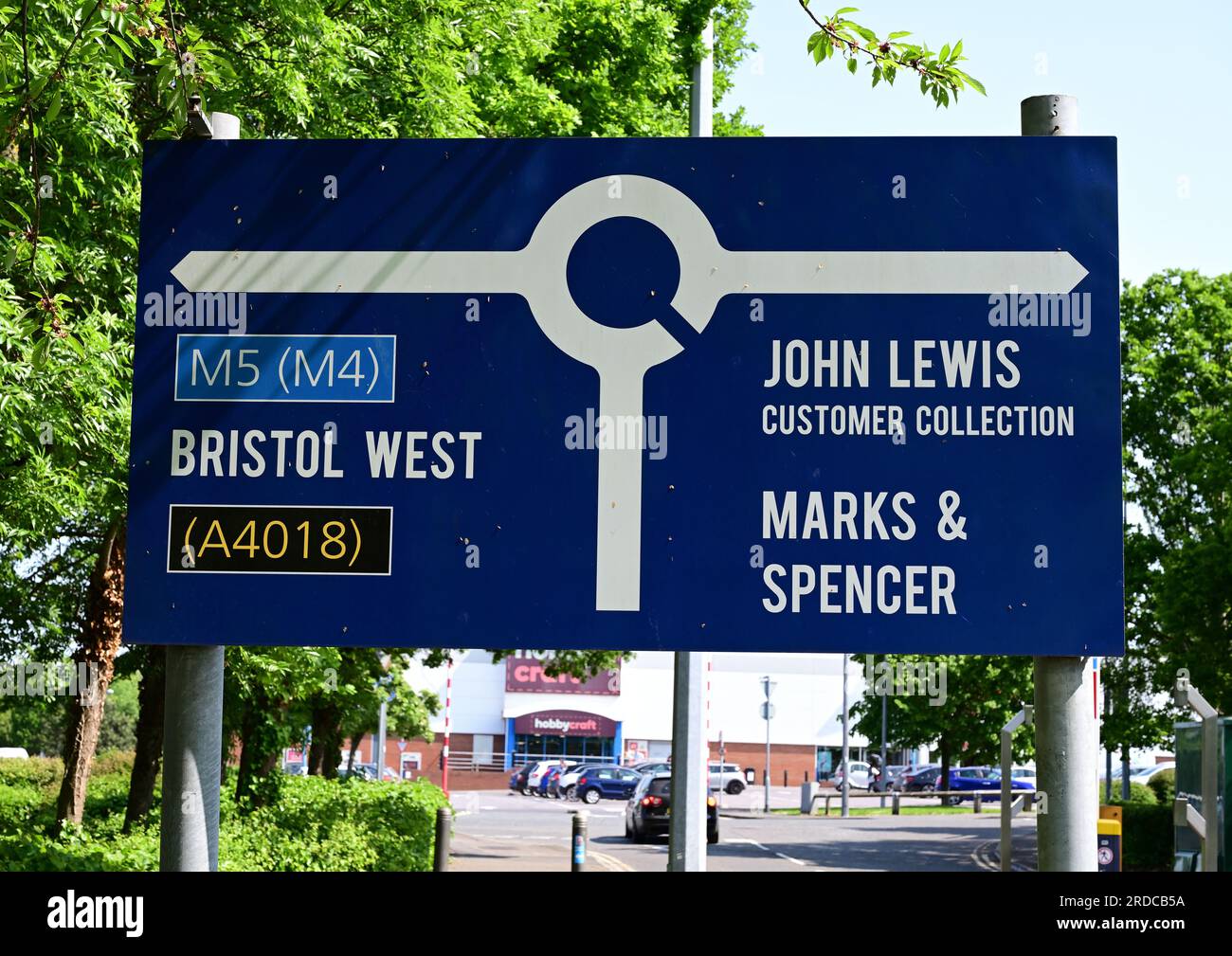 Roadside roundabout sign hi-res stock photography and images - Alamy