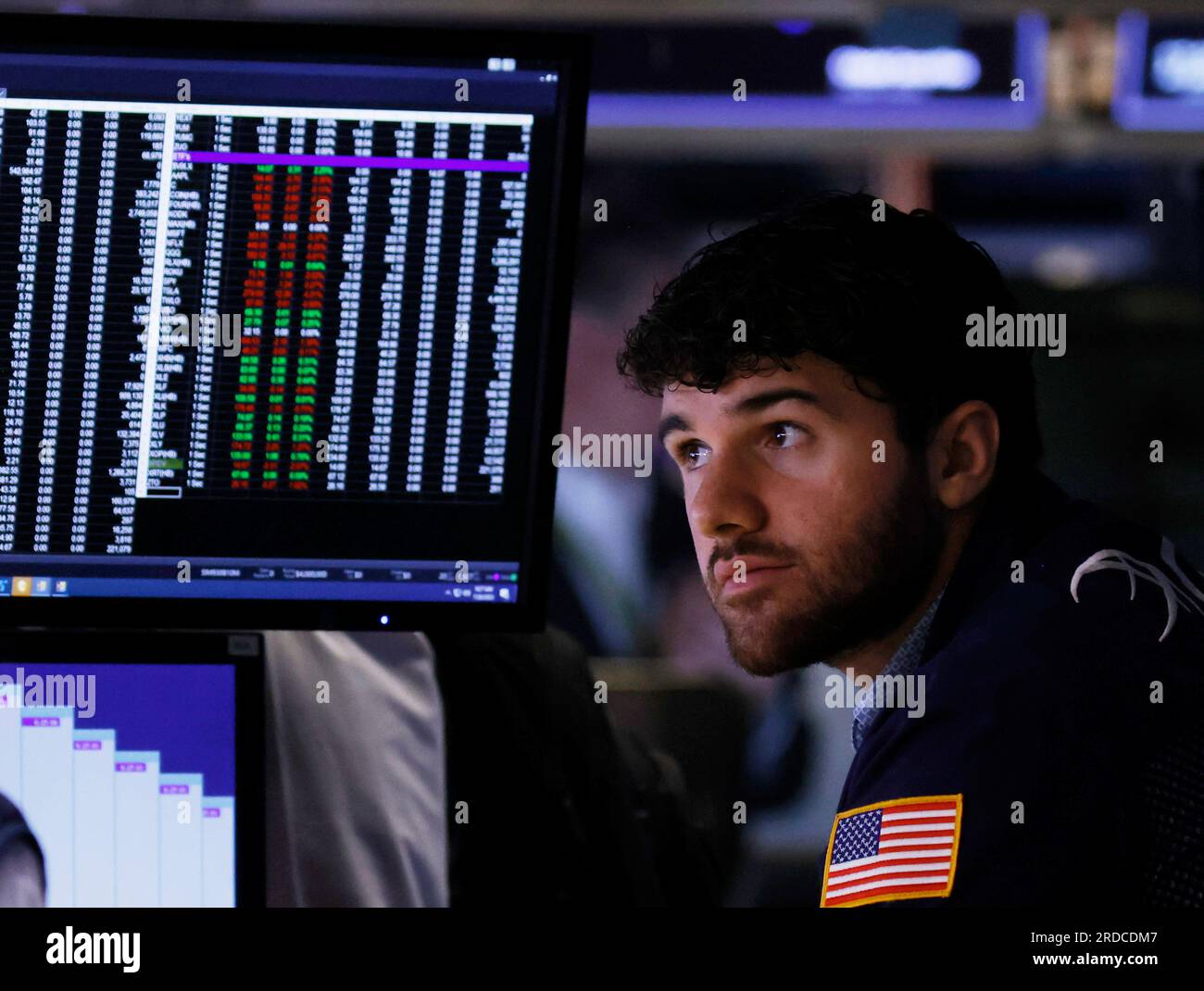 Ticker symbol hi-res stock photography and images - Alamy
