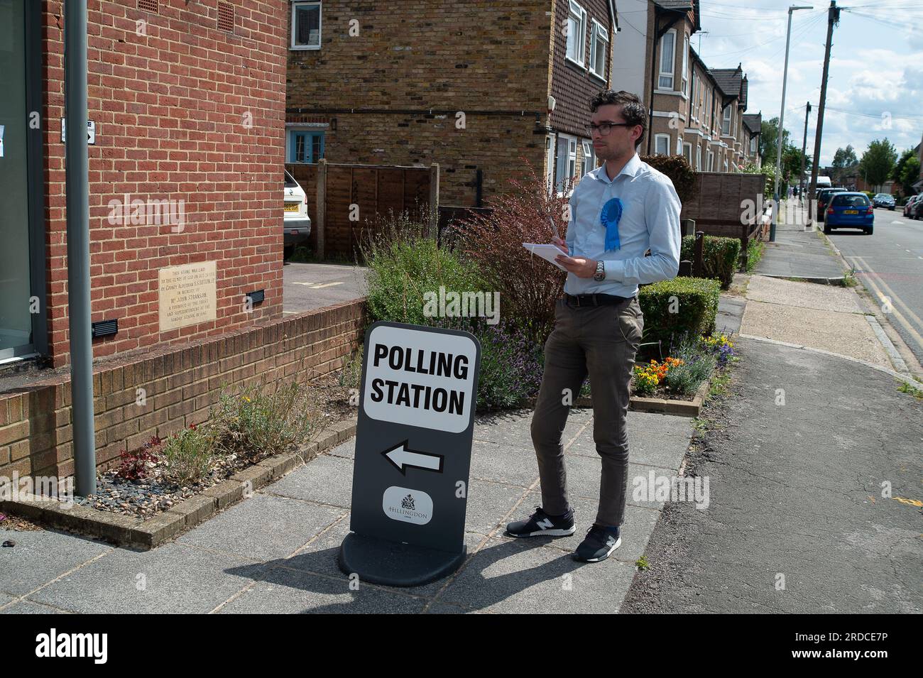 Voting teller hi-res stock photography and images - Alamy
