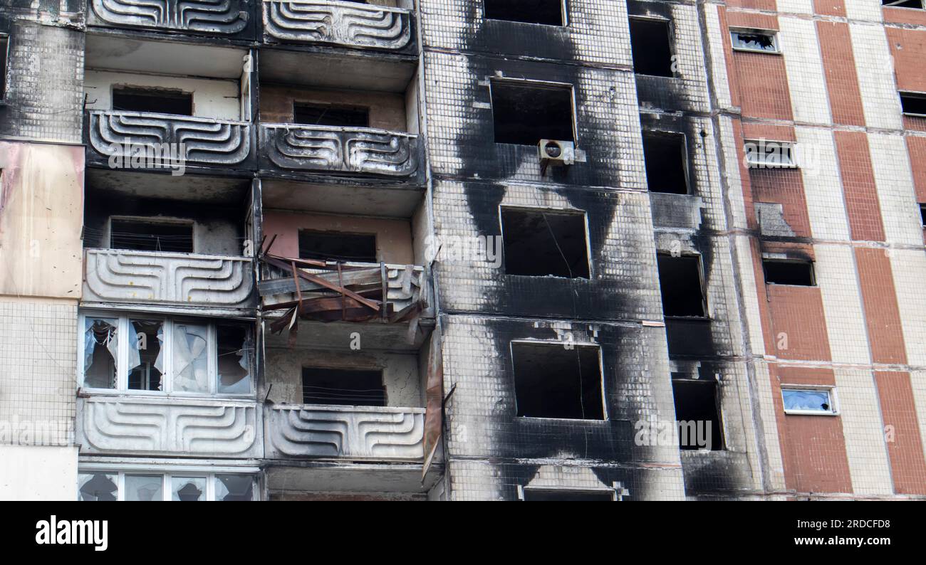 The destruction of a multi-storey building after being hit by an ...