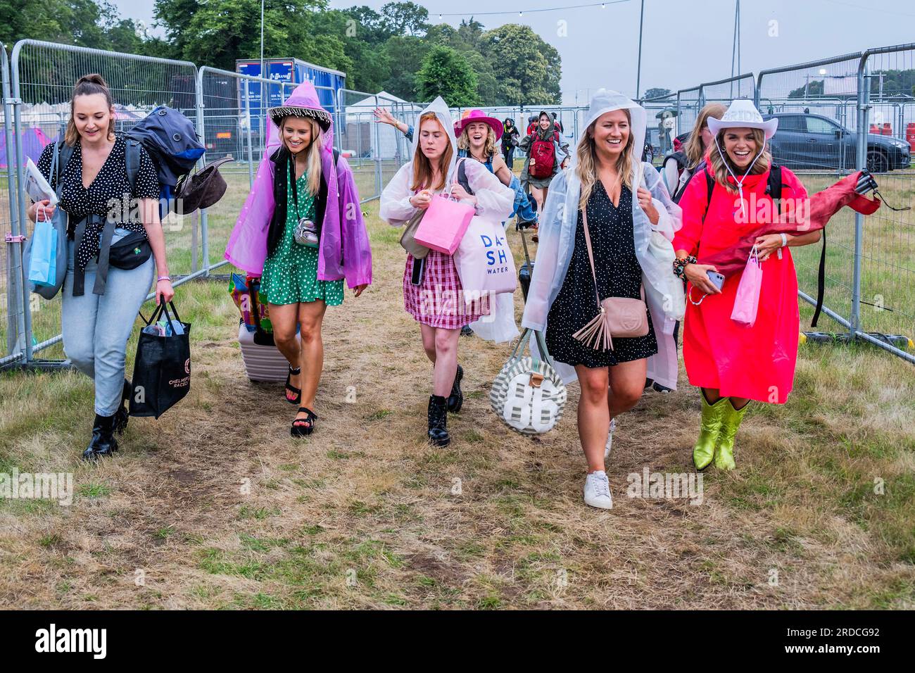 Henham Park, Suffolk, UK. 20th July, 2023. Festival goers arrive from ...