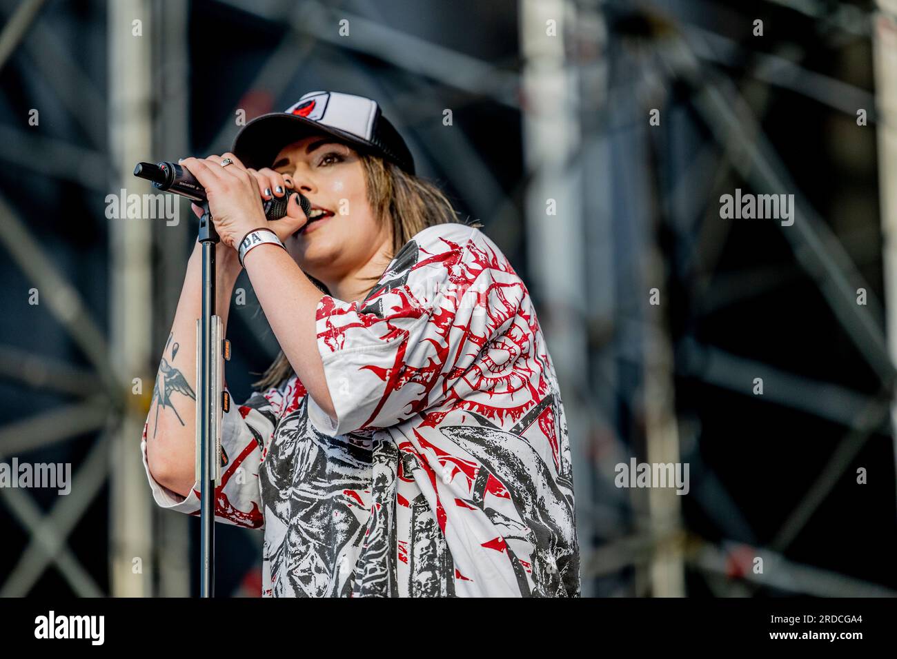 Stand atlantic singer hi-res stock photography and images - Alamy