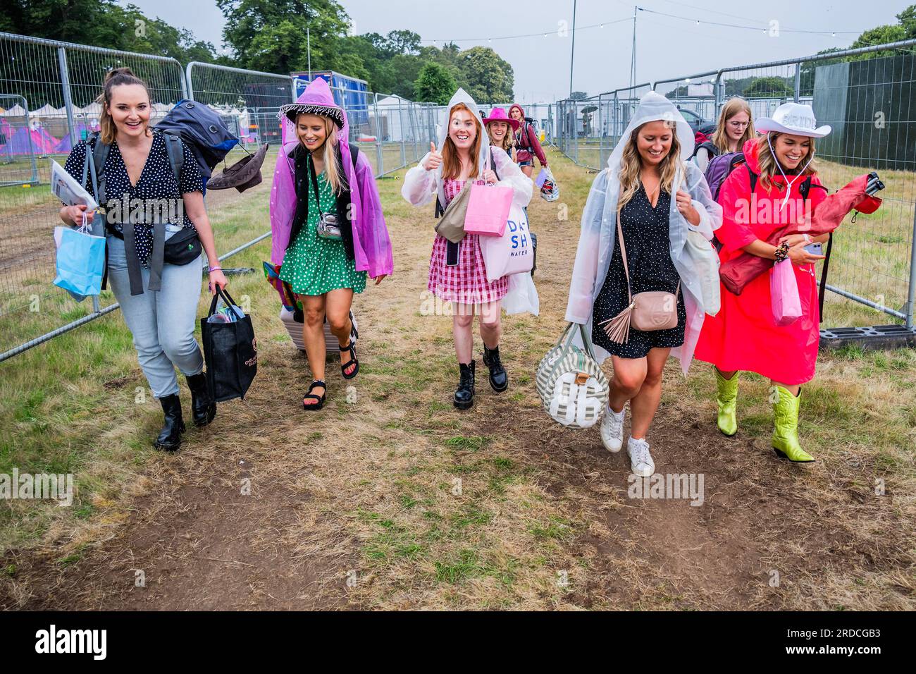 Henham Park, Suffolk, UK. 20th July, 2023. Festival goers arrive from ...