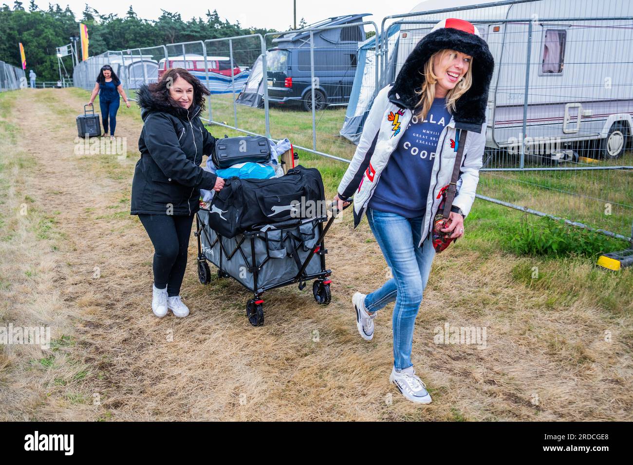 Henham Park, Suffolk, UK. 20th July, 2023. Festival goers arrive from ...