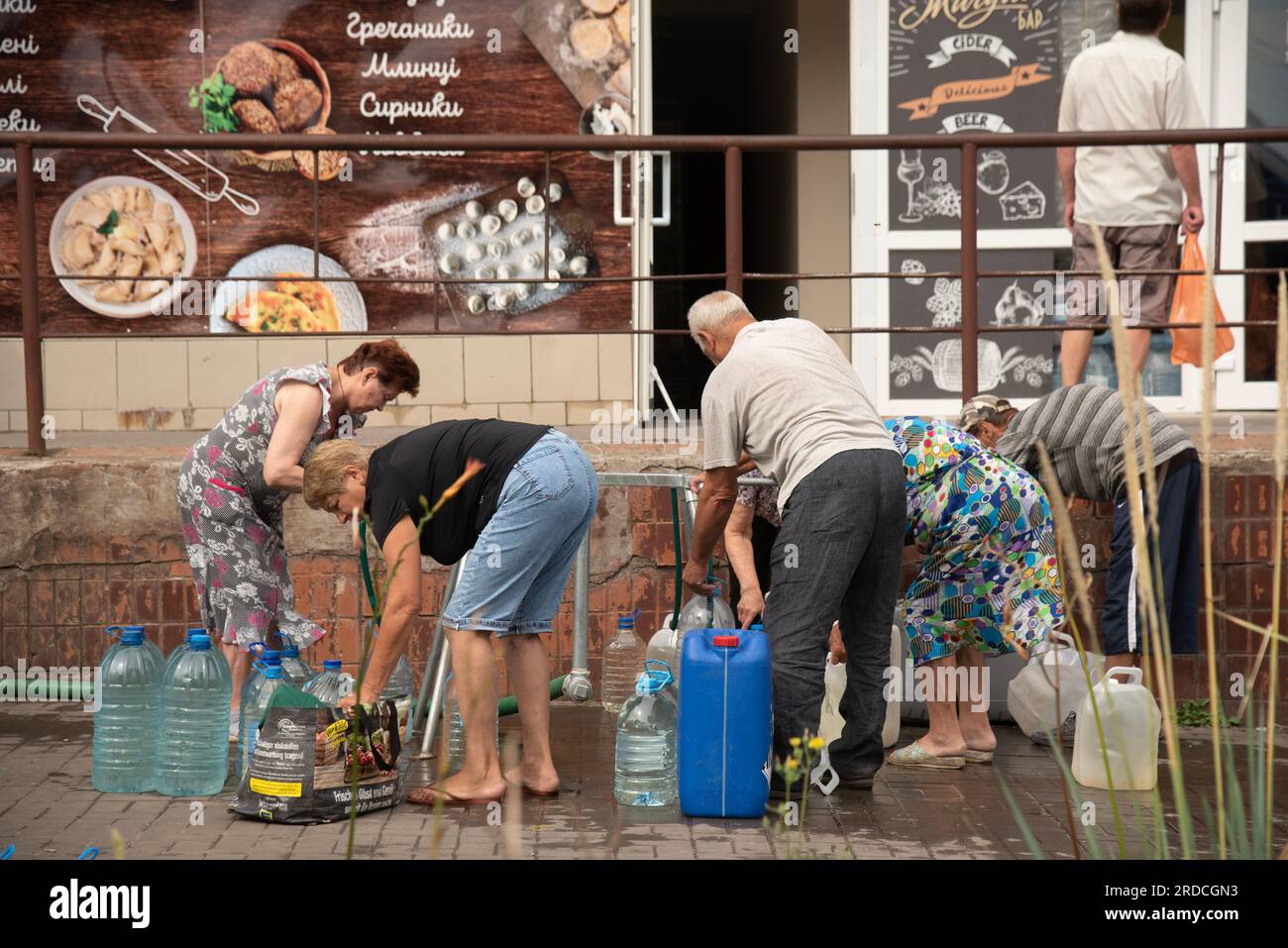 Decrease in drinking water hi-res stock photography and images - Alamy