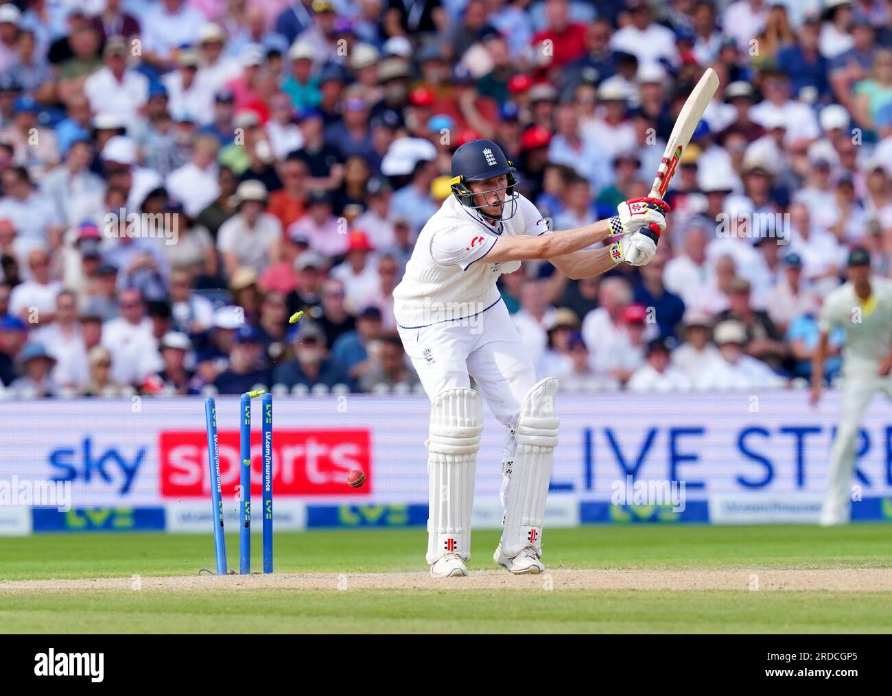 Zak crawley ashes 2023 old trafford hi-res stock photography and images ...