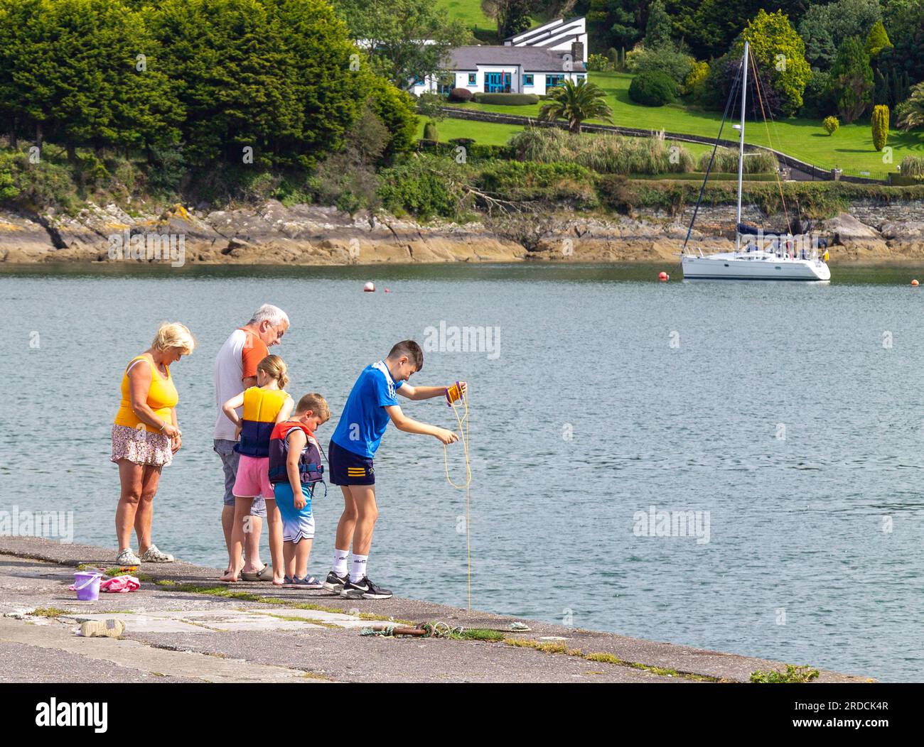 Family seaside holiday hi-res stock photography and images - Alamy