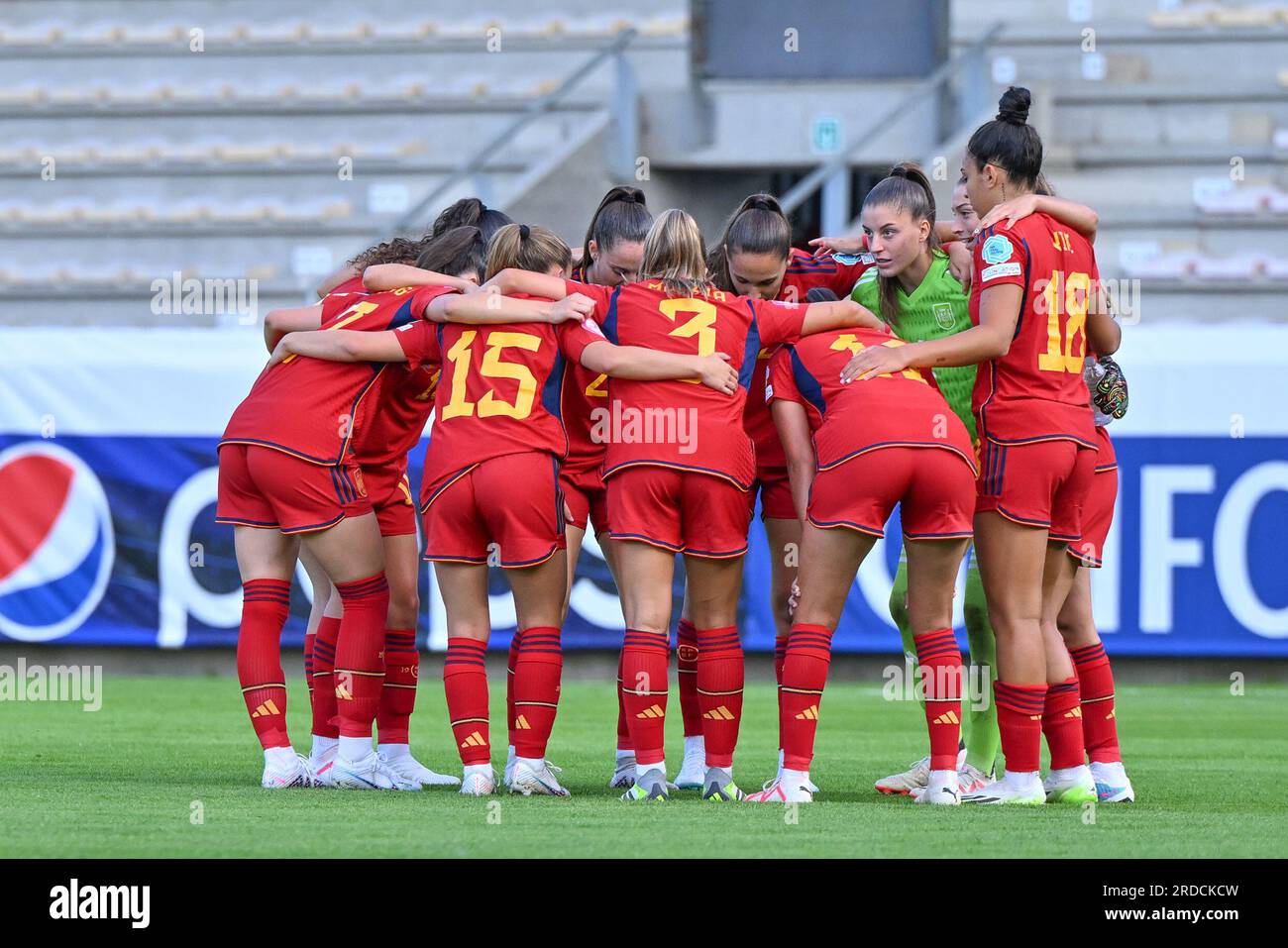 Tubize, Belgium. 18th July, 2023. players of Spain pictured gathering together ahead of a female ...