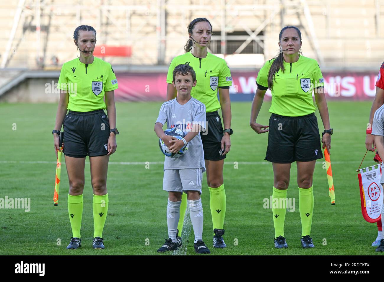 Tubize, Belgium. 18th July, 2023. Assistant referee Ceri Louise ...