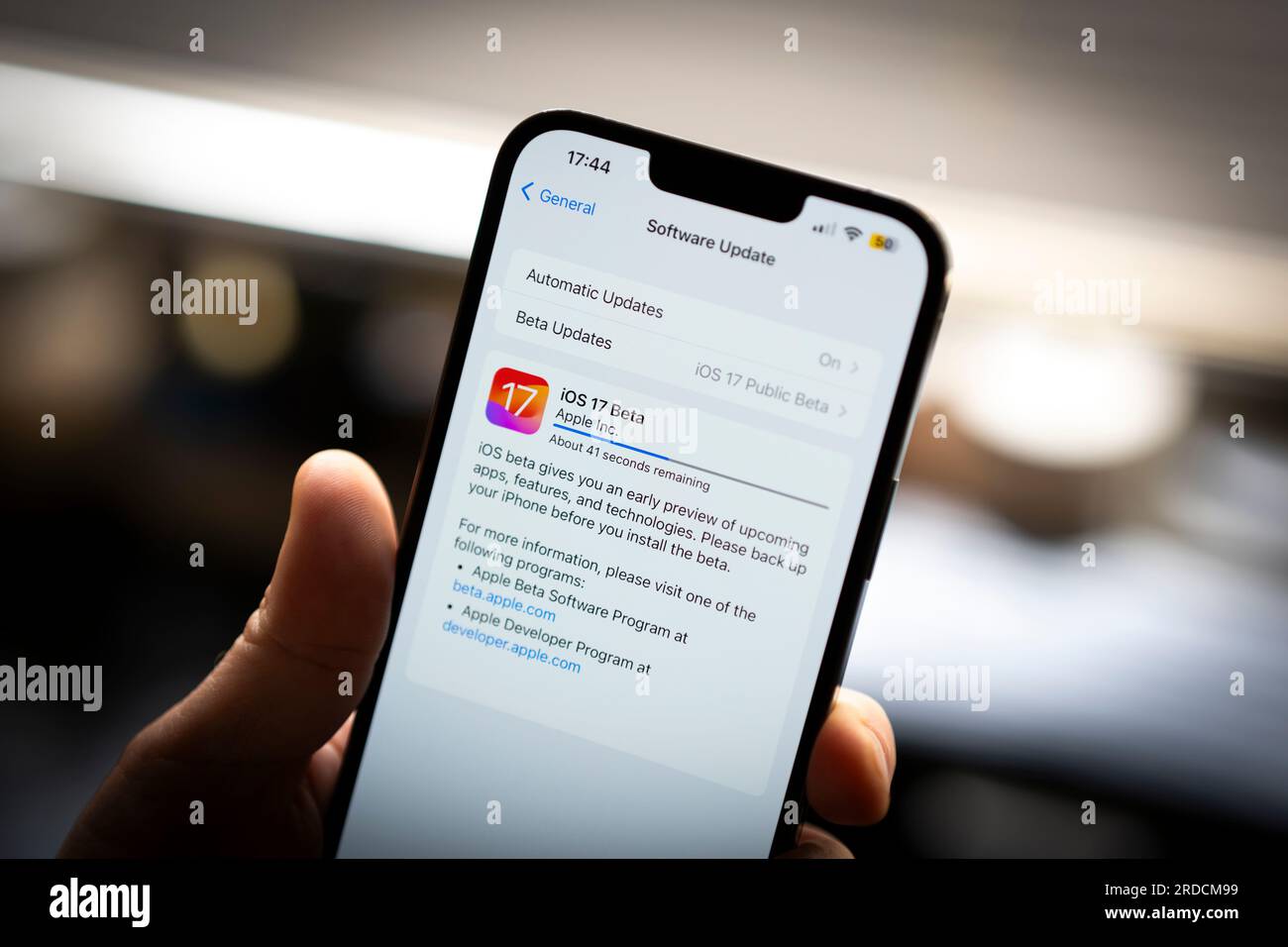 Iphone 17系列悬挂式展陈 hi-res stock photography and images - Alamy