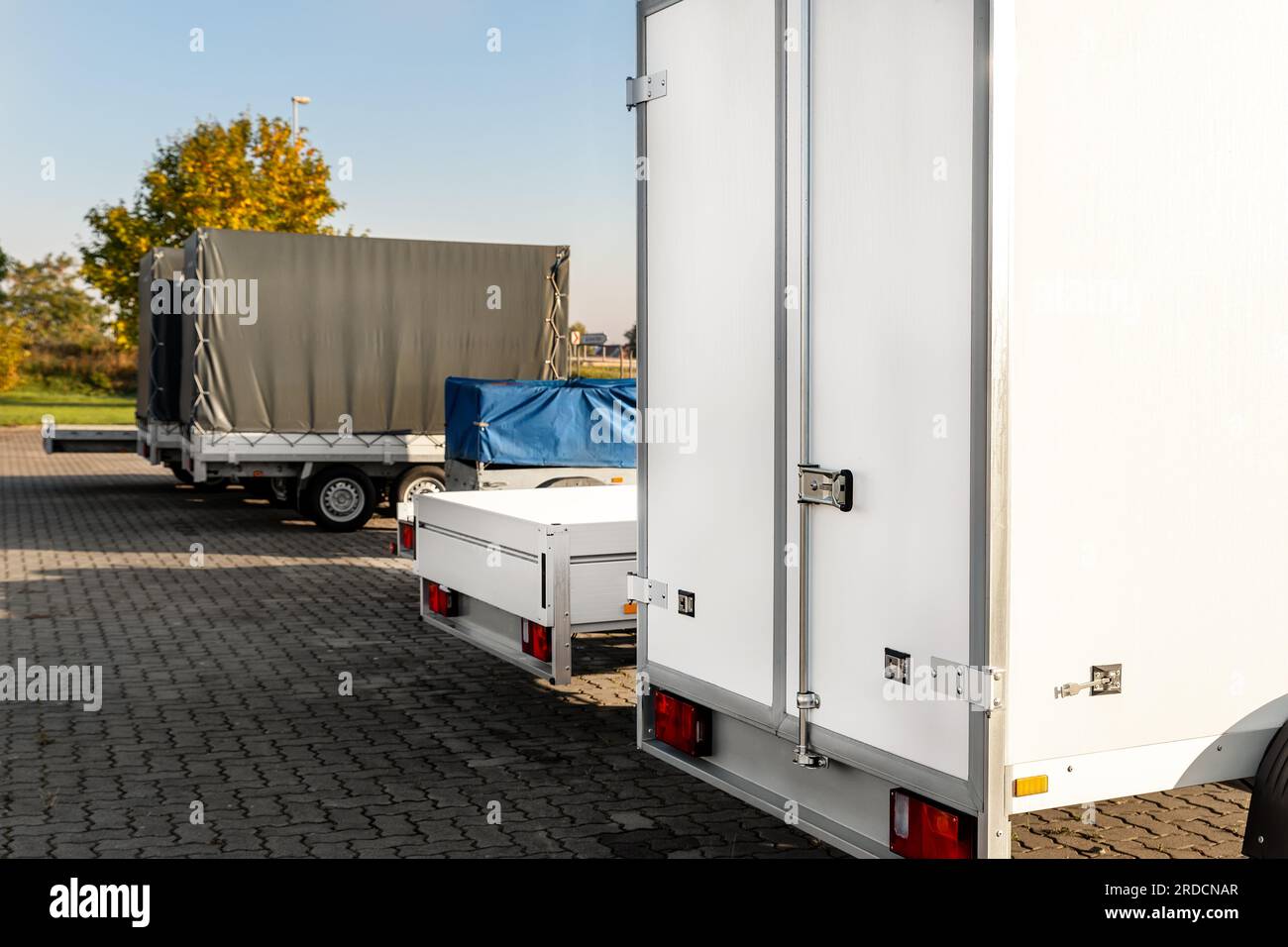 New truck trailers for sale hi-res stock photography and images - Alamy