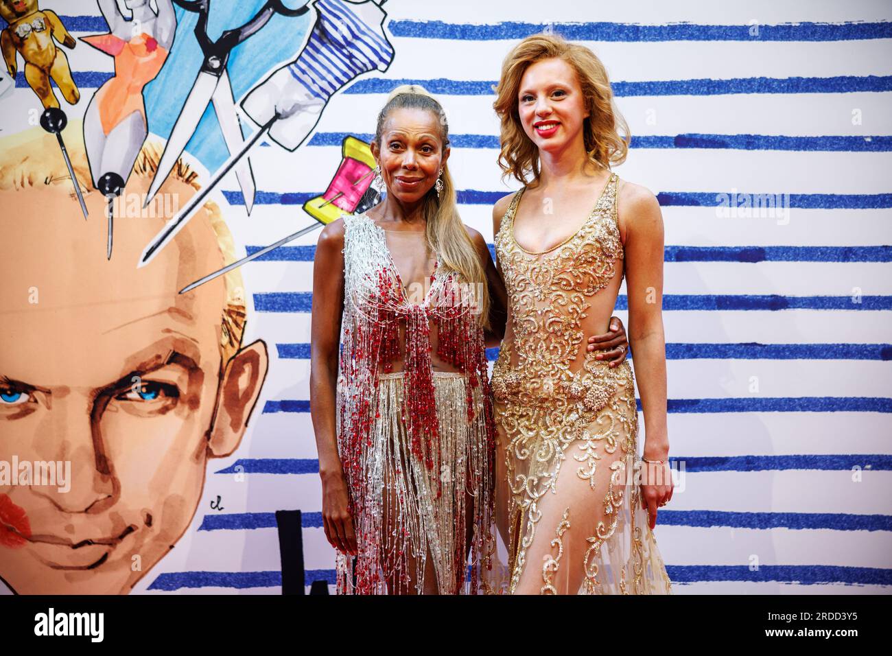 Munich, Germany. 20th July, 2023. Angela Ermakova (l) and Anna Ermakova ...