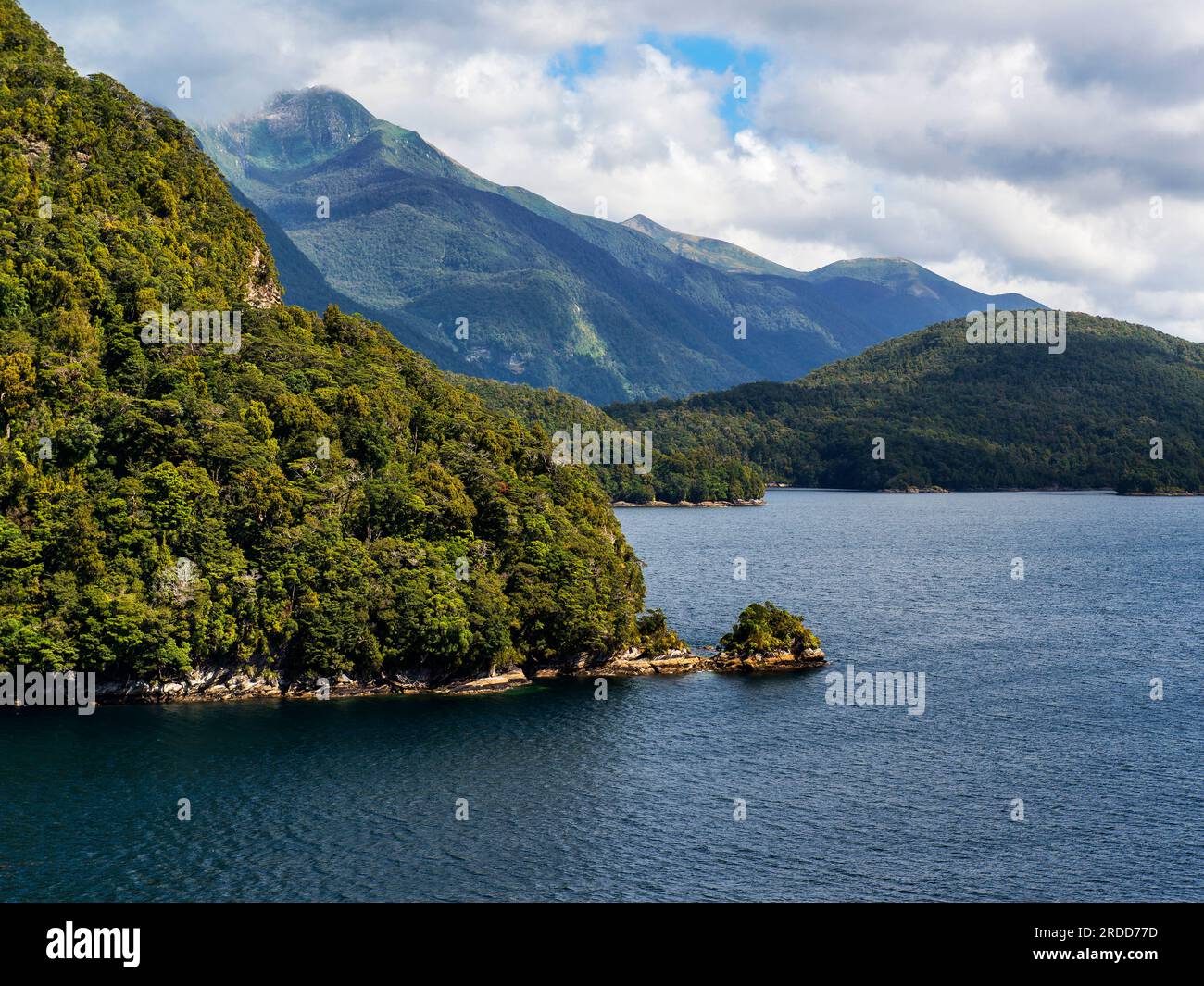 Dusky Sound, Tamatea, one of the most complex of the many fiords ...