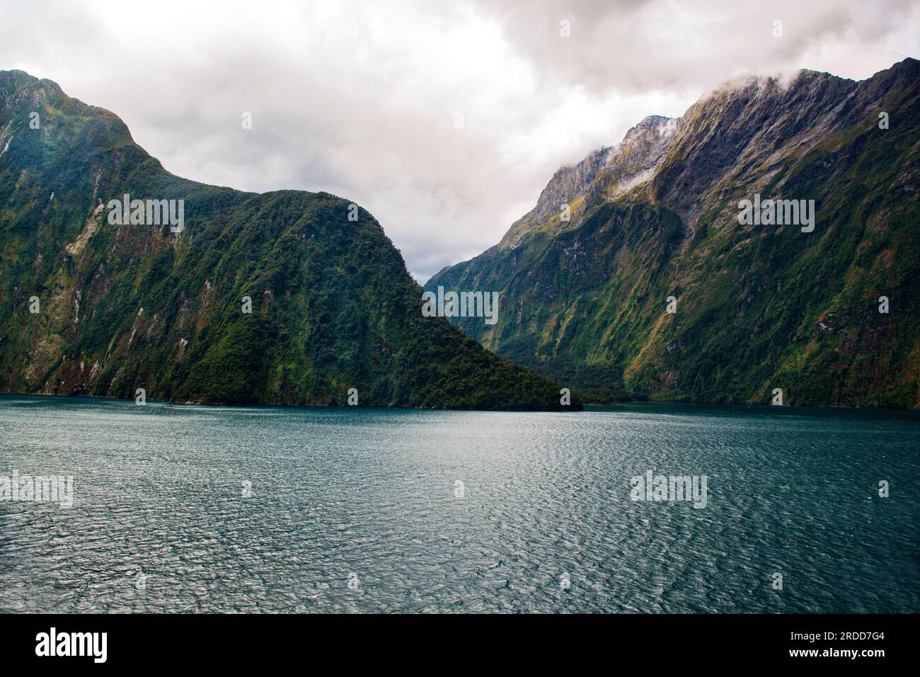 Milford Sound, Piopiotahi, breath-taking in any weather, Fiordland ...