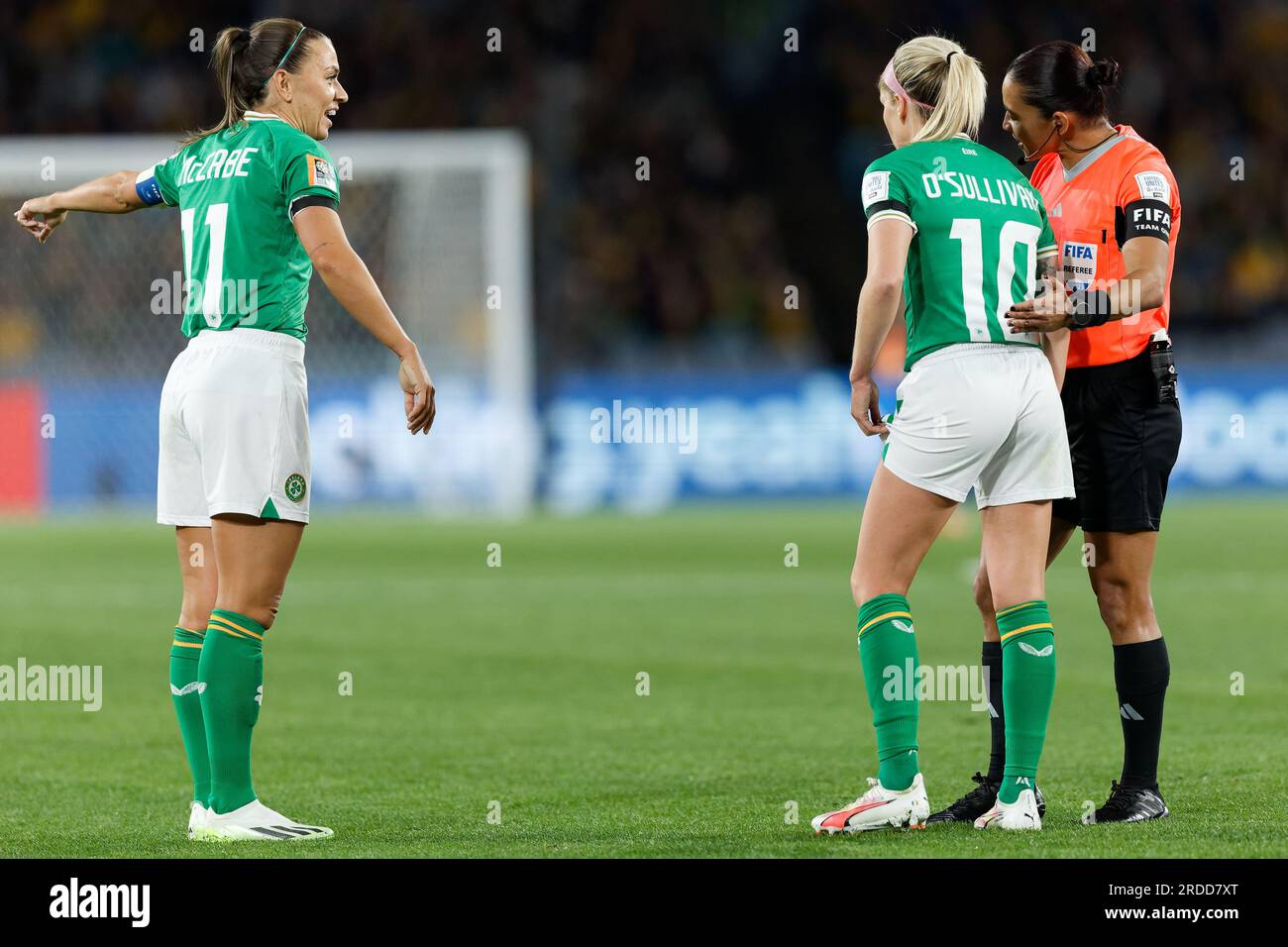 Sydney, Australia. 20th July, 2023. Katie McCABE of Ireland speaks with ...