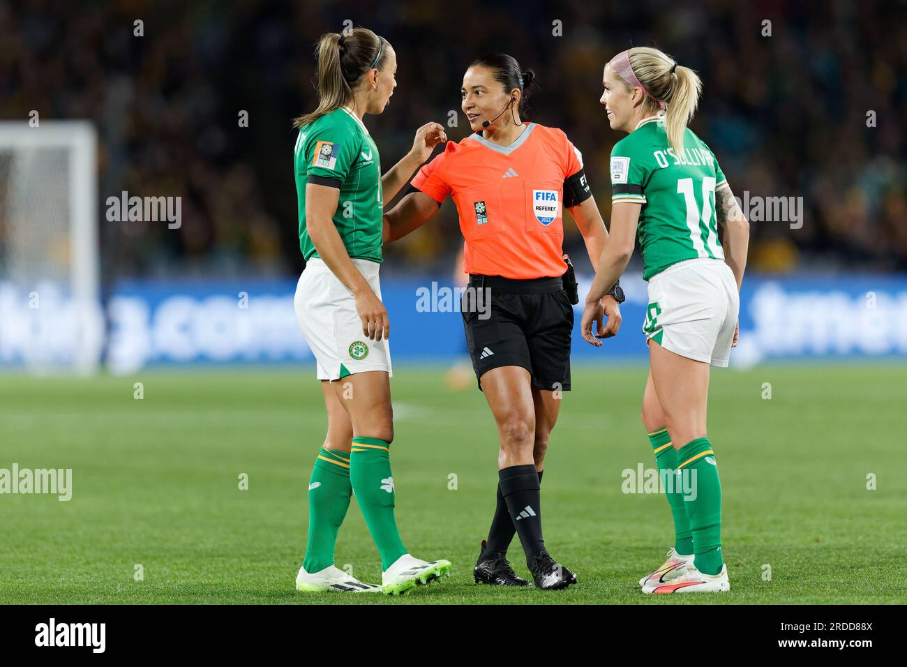 Sydney, Australia. 20th July, 2023. Katie McCABE of Ireland speaks with ...