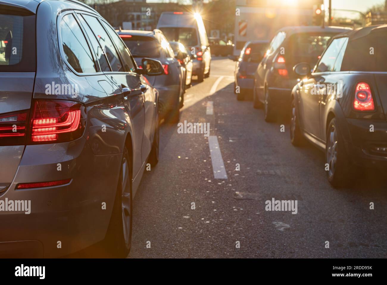 cars waiting at traffic lights in morning rush hour Stock Photo - Alamy