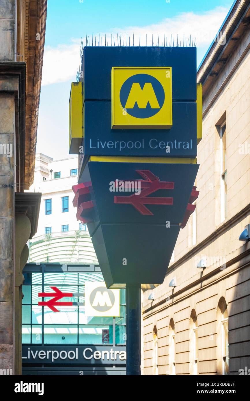 Liverpool Central railway station Stock Photo - Alamy
