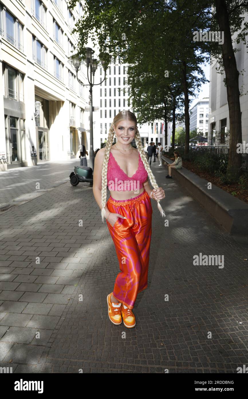 Fruhling sommer 2024 hi-res stock photography and images - Alamy