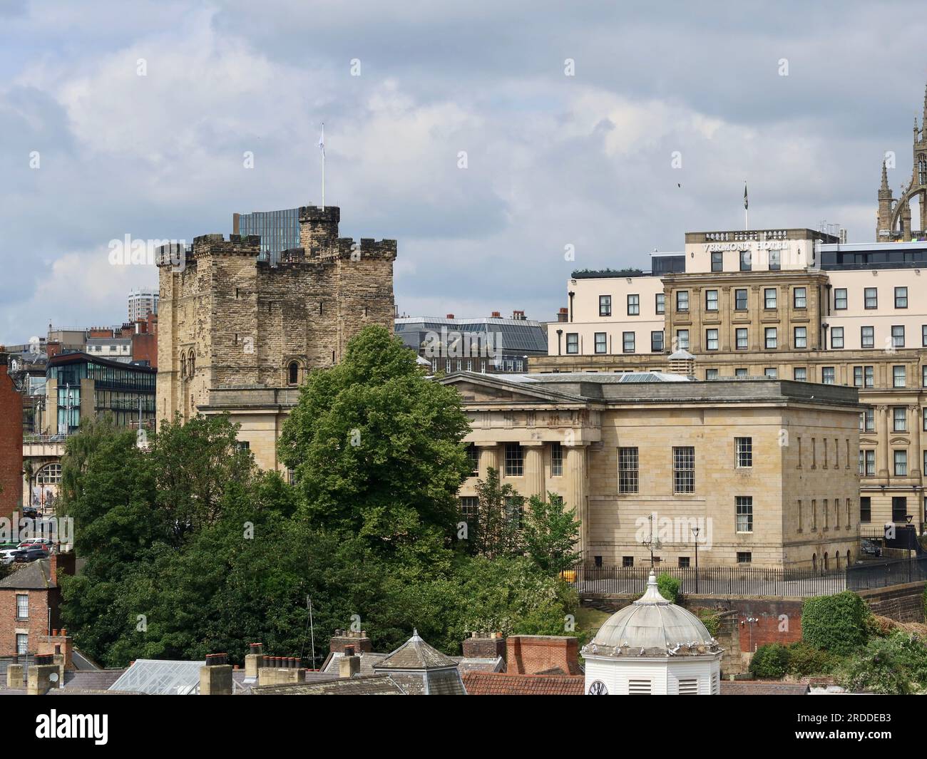 Newcastle skyline summer hi-res stock photography and images - Alamy