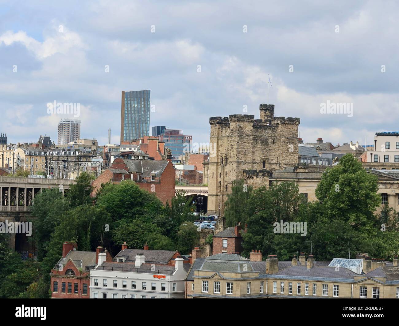 Newcastle skyline summer hi-res stock photography and images - Alamy