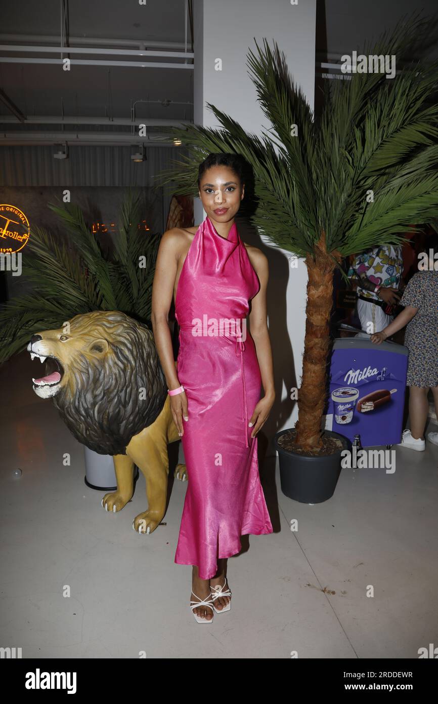 Aline Gomes beim Mates Date Influencer Event auf der Berlin Fashion ...