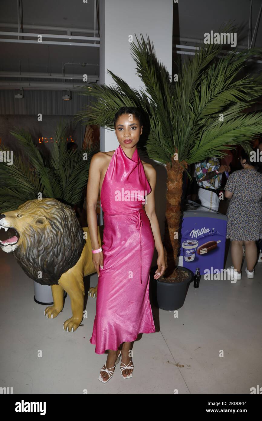 Aline Gomes beim Mates Date Influencer Event auf der Berlin Fashion ...