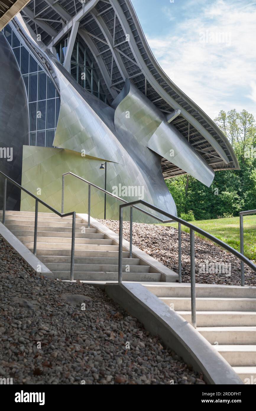 A vertical side view of the Richard B. Fisher Center for the Performing ...