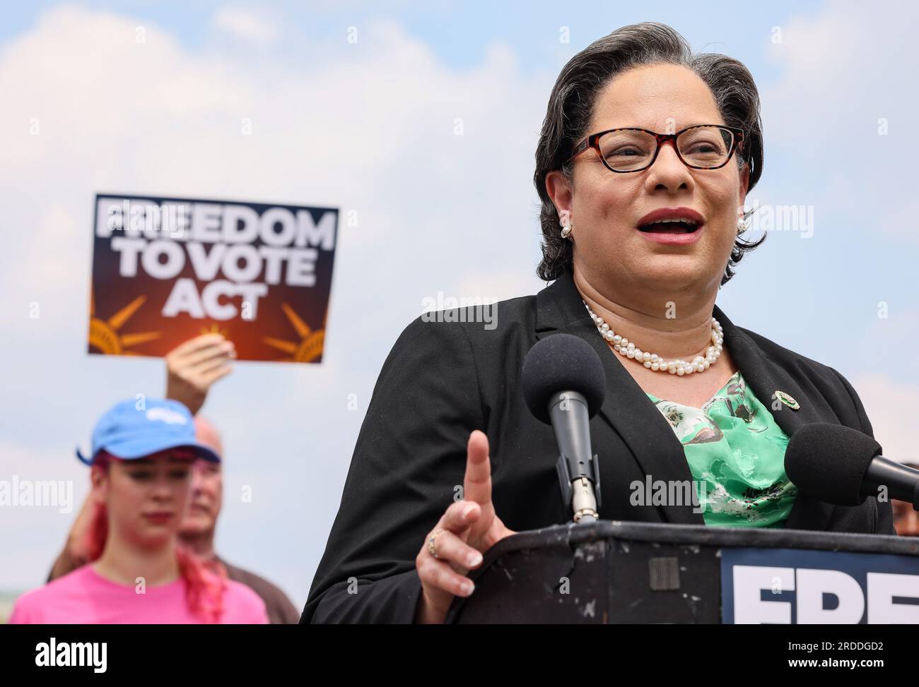 Jennifer mcclellan hi-res stock photography and images - Alamy