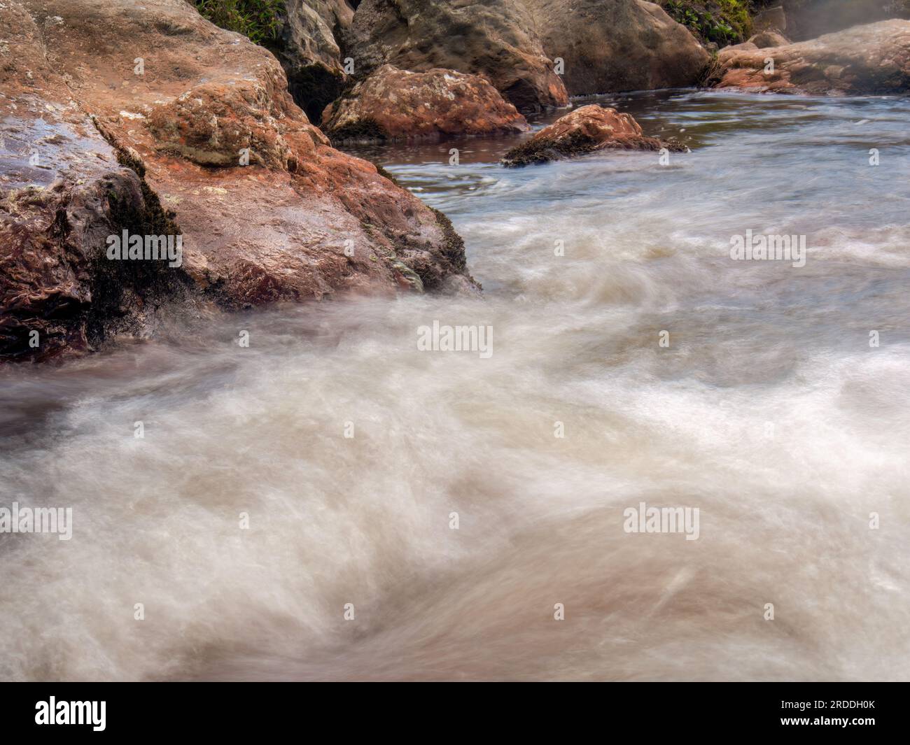 Long-exposure photography of the stream an the rocks of the El Valle ...