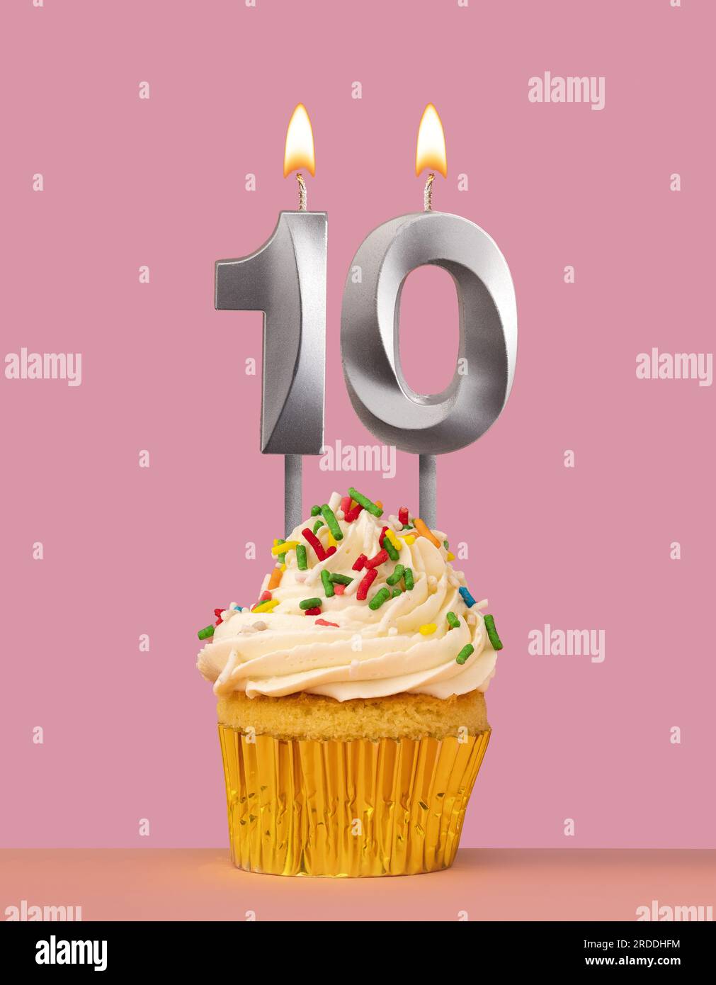 Number 10 celebration cupcake hi-res stock photography and images - Alamy