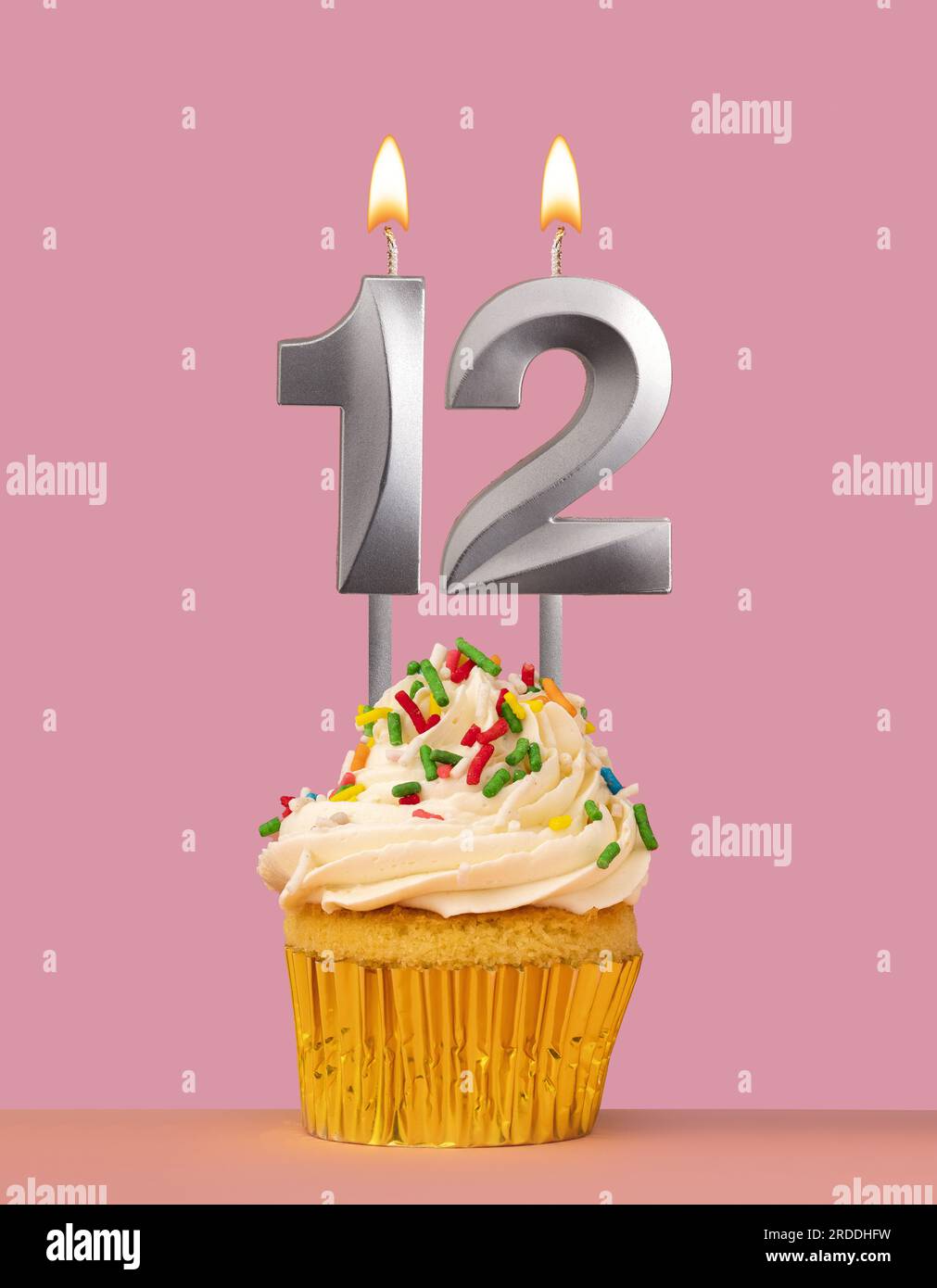 Number 12 candle with cupcake - Birthday card Stock Photo - Alamy