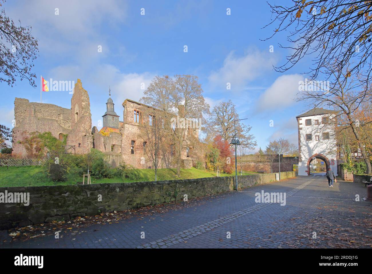 Romanesque palace of Hayn Castle with Untertor, Dreieichenhain ...