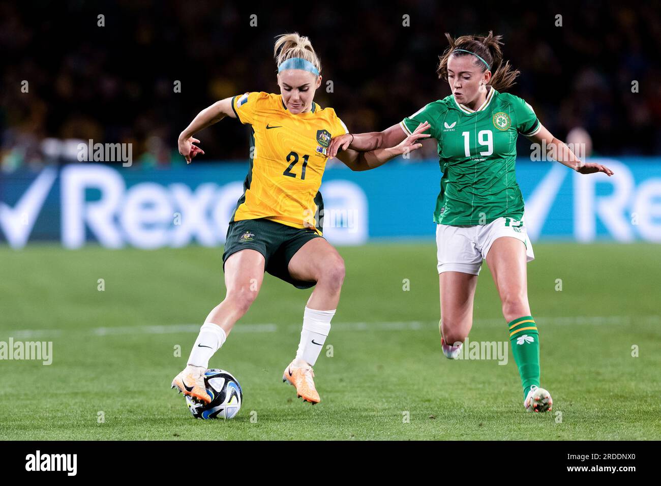 SYDNEY, AUSTRALIA - JULY 20: Ellie Carpenter of Australia controls the ...