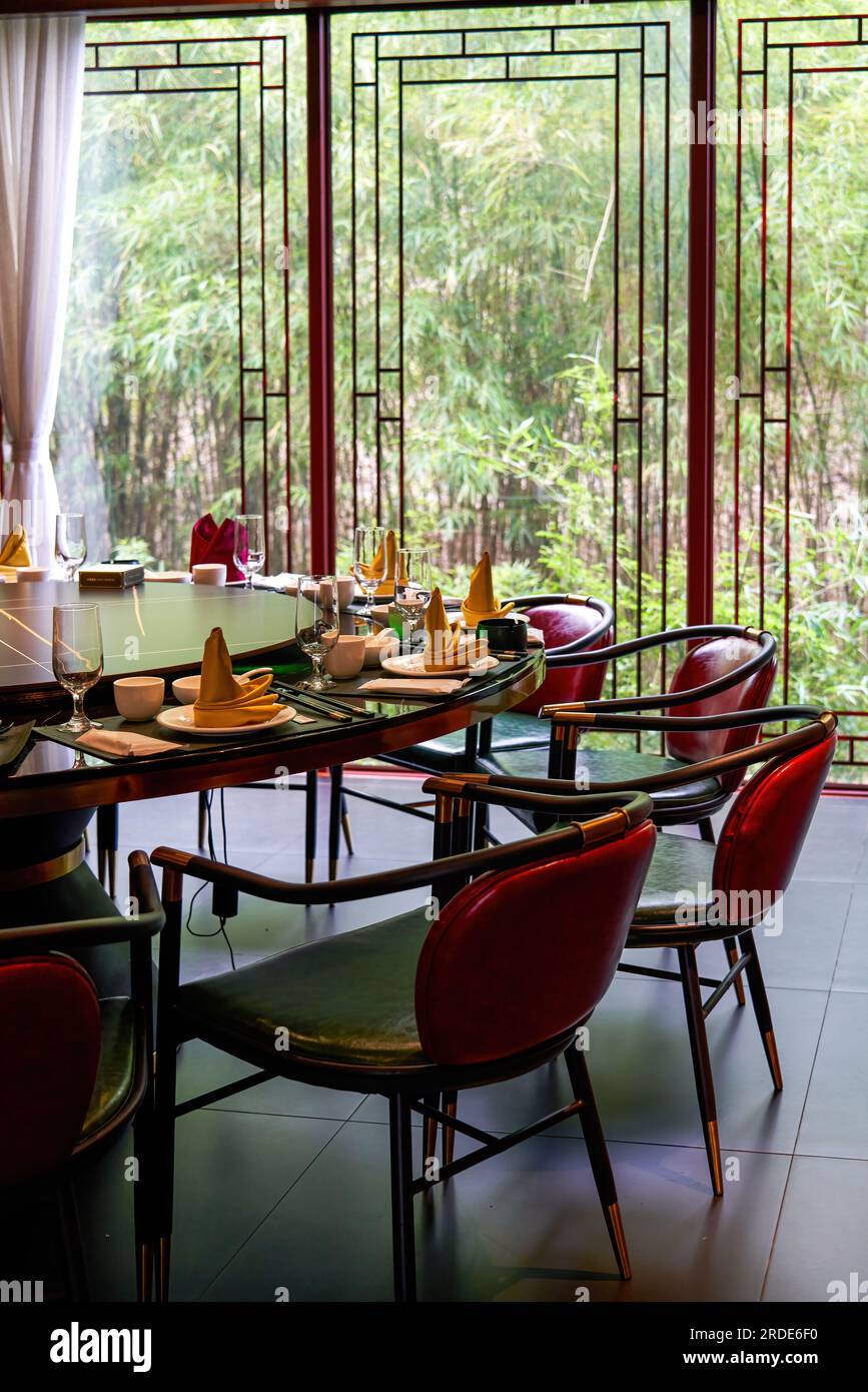 Chinese restaurant private dining room hi-res stock photography and ...