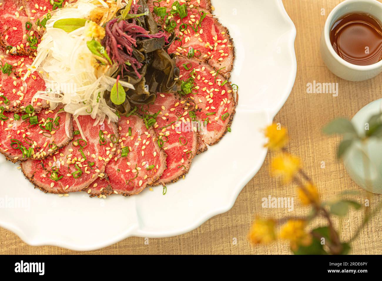 Atún sashimi hi-res stock photography and images - Alamy