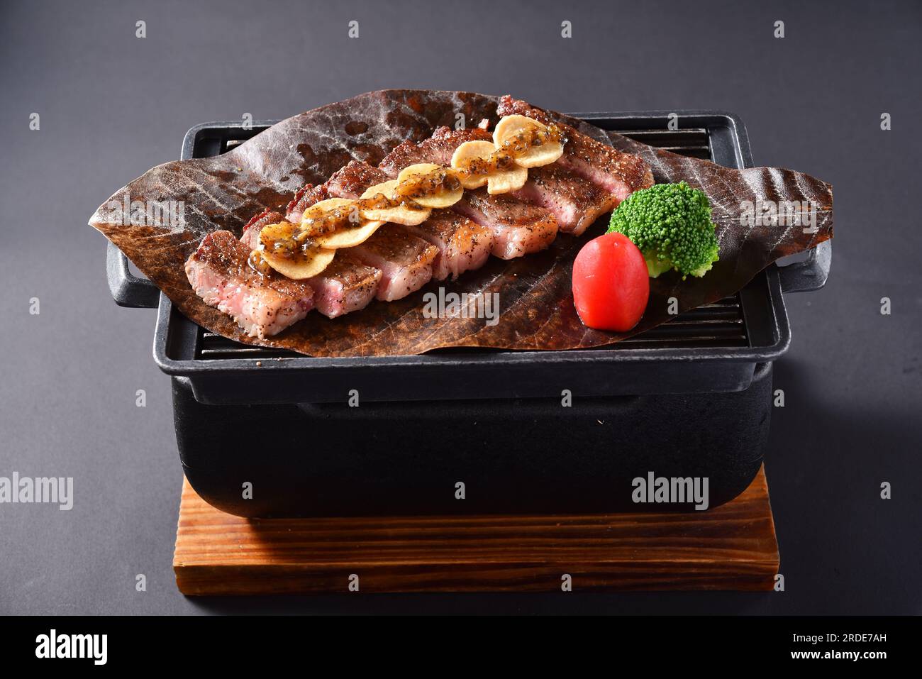 sizzle Grilled Beef Short Ribs teppanyaki, Japanese food Stock Photo ...