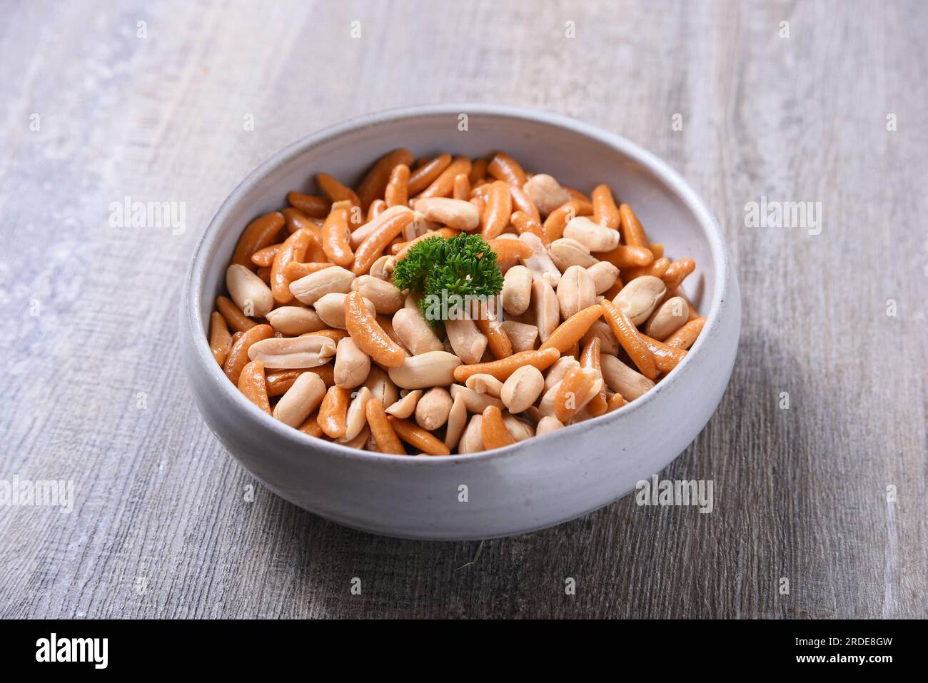 Kaki no tane,Kaki-peanuts, Kaki-pi, crispy rice crackers with roasted ...