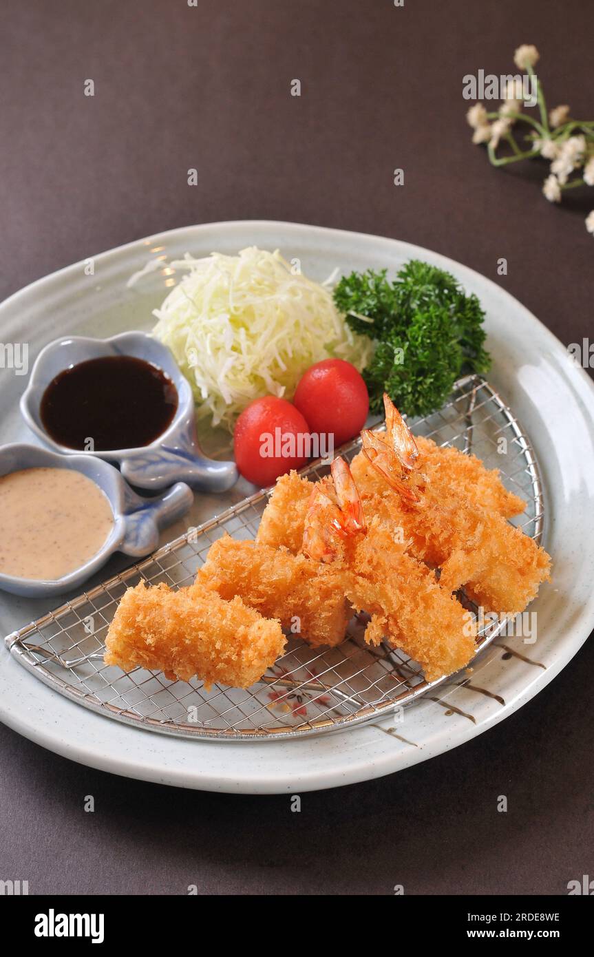 Shrimp tenpura hi-res stock photography and images - Alamy