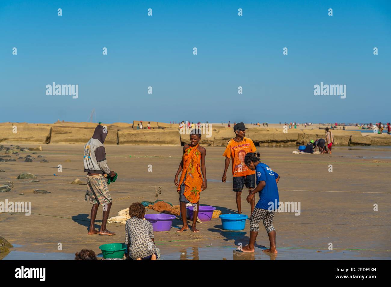 Madagascar people fishing hi-res stock photography and images - Alamy