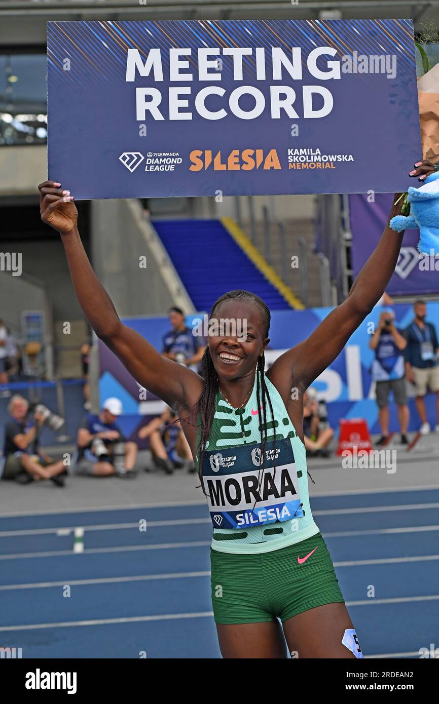 Mary moraa ken poses after winning womens 800m in 1 hi-res stock ...