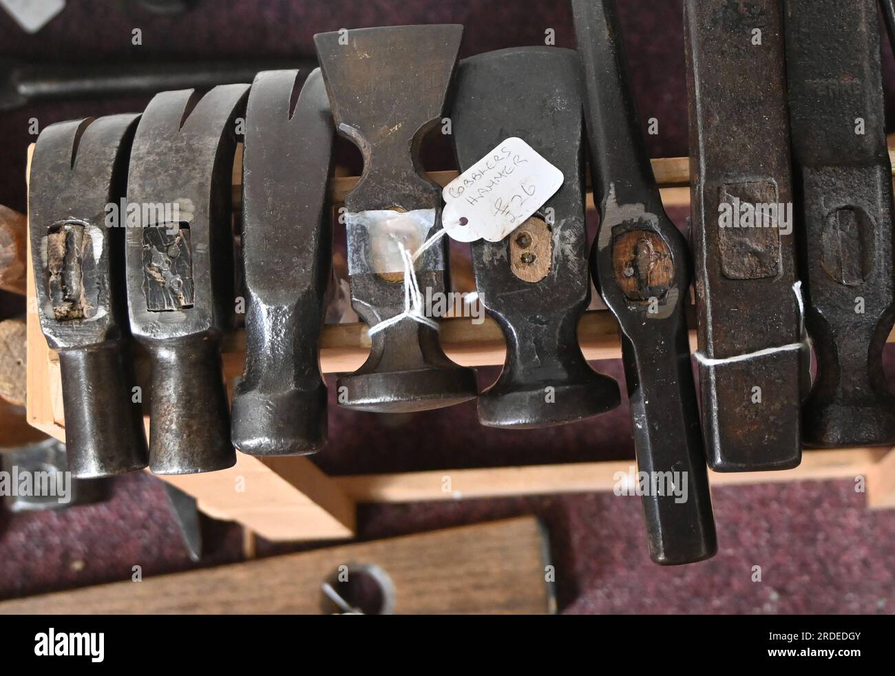 Hammer heads hi-res stock photography and images - Alamy