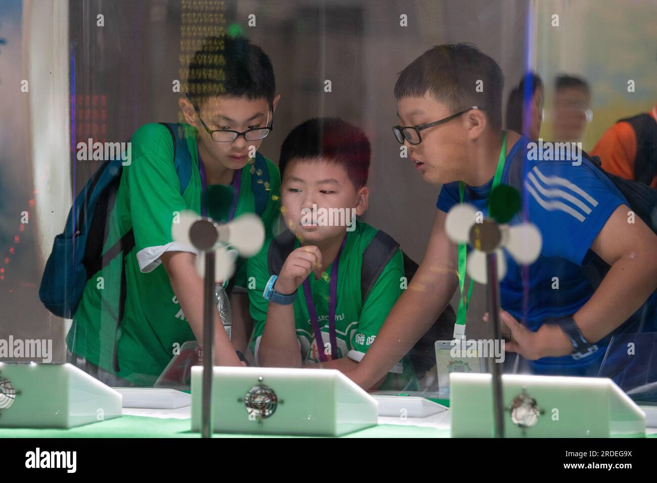 Many children visit the China Science and Technology Museum during ...