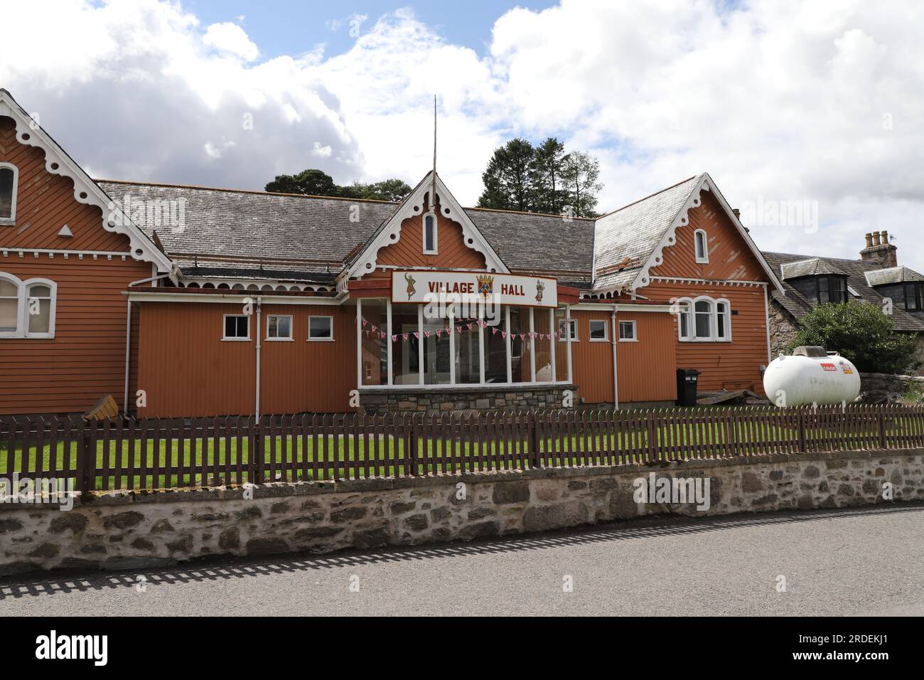 Braemar scotland village hi-res stock photography and images - Alamy