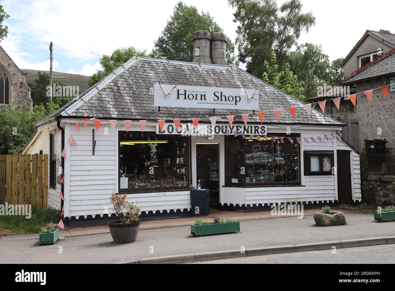 Braemar street scene scotland hi-res stock photography and images - Alamy