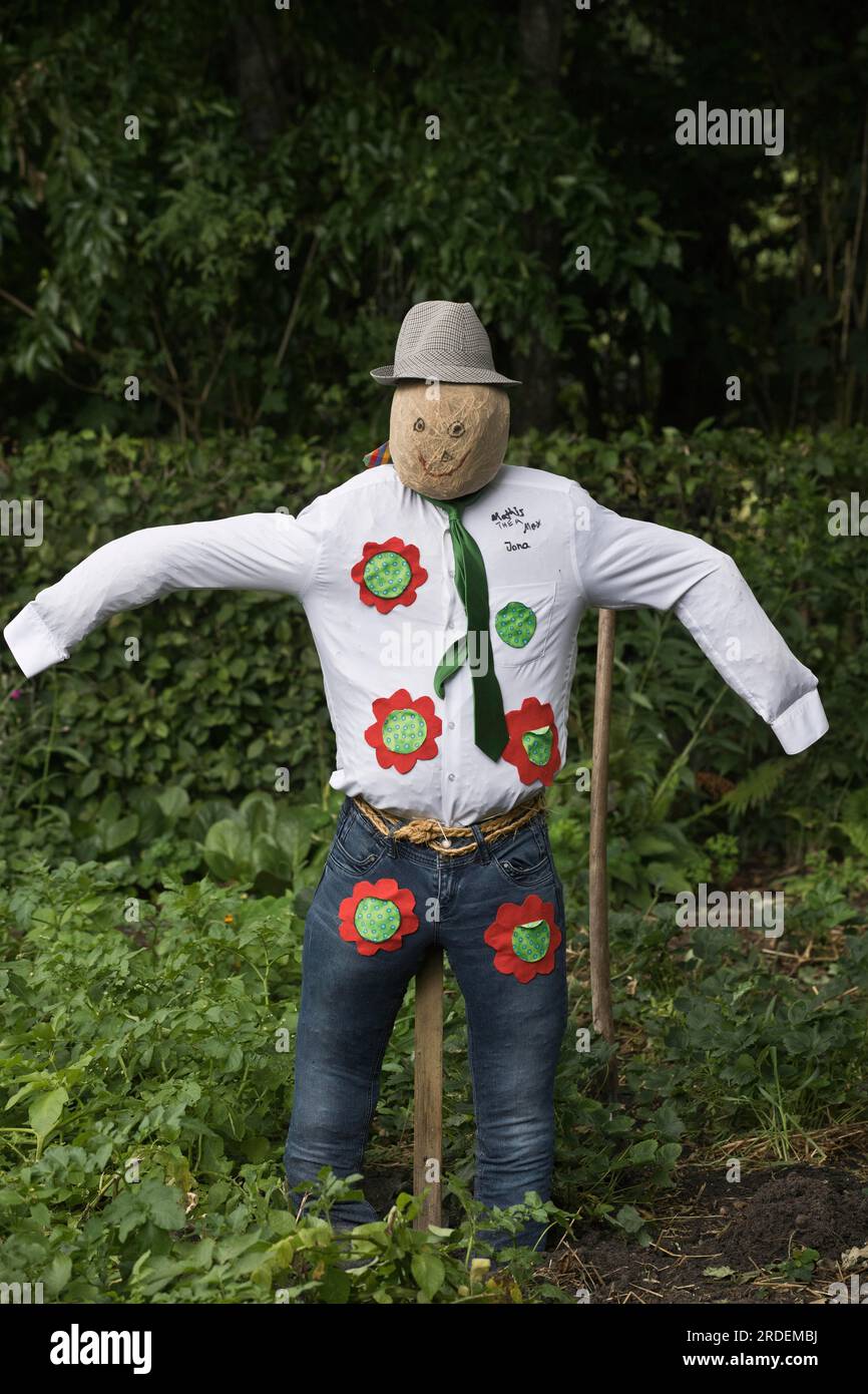 German scarecrow hi-res stock photography and images - Alamy