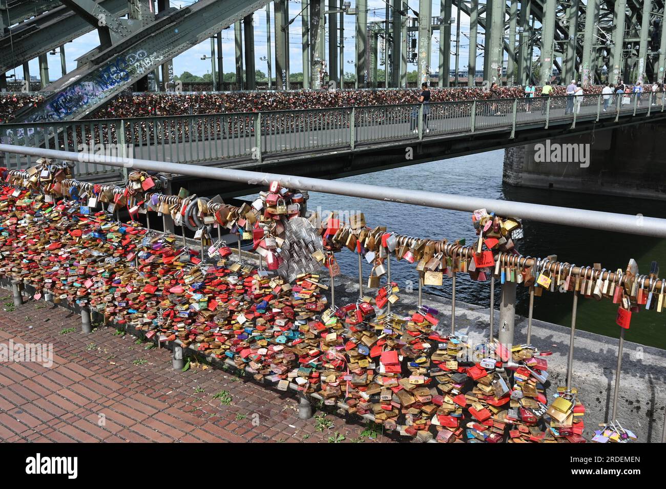 Spreading locks hi-res stock photography and images - Alamy