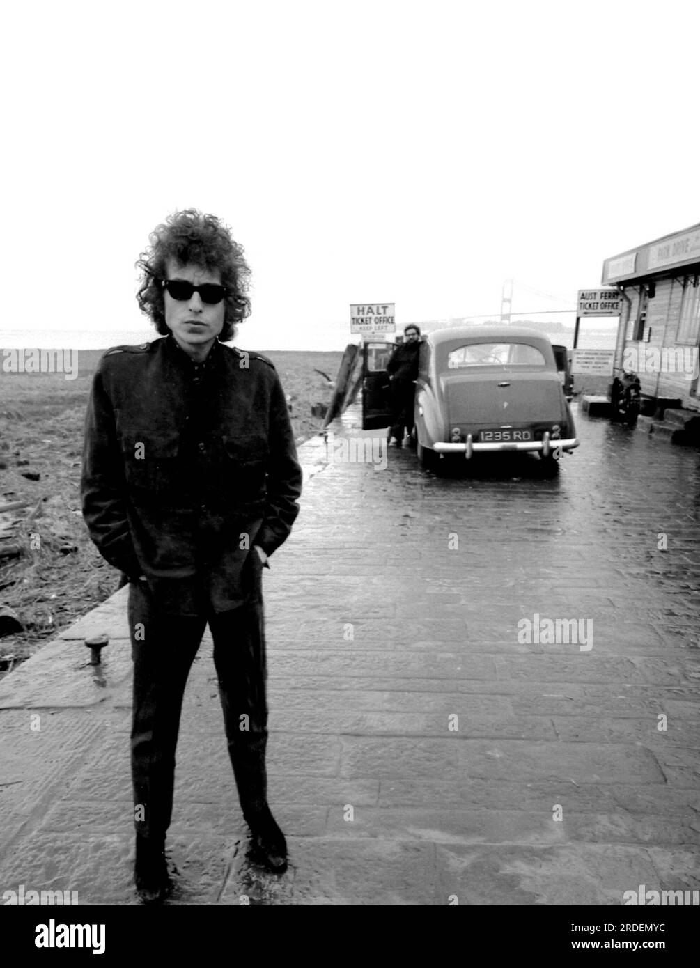BOB DYLAN in NO DIRECTION HOME: BOB DYLAN (2005), directed by MARTIN ...